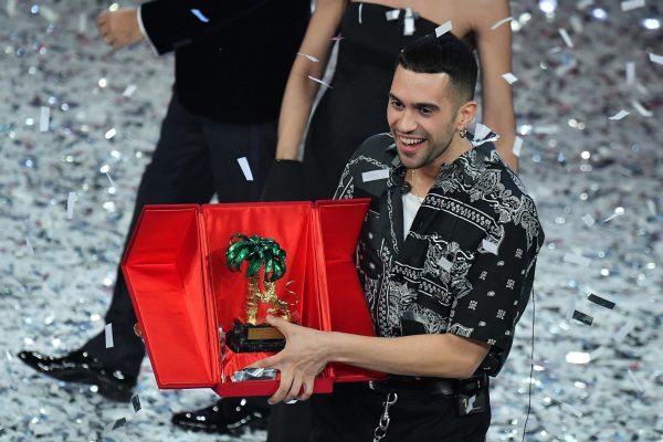 Chi è Mahmood: età, altezza, concerti, fidanzato - Bellacanzone