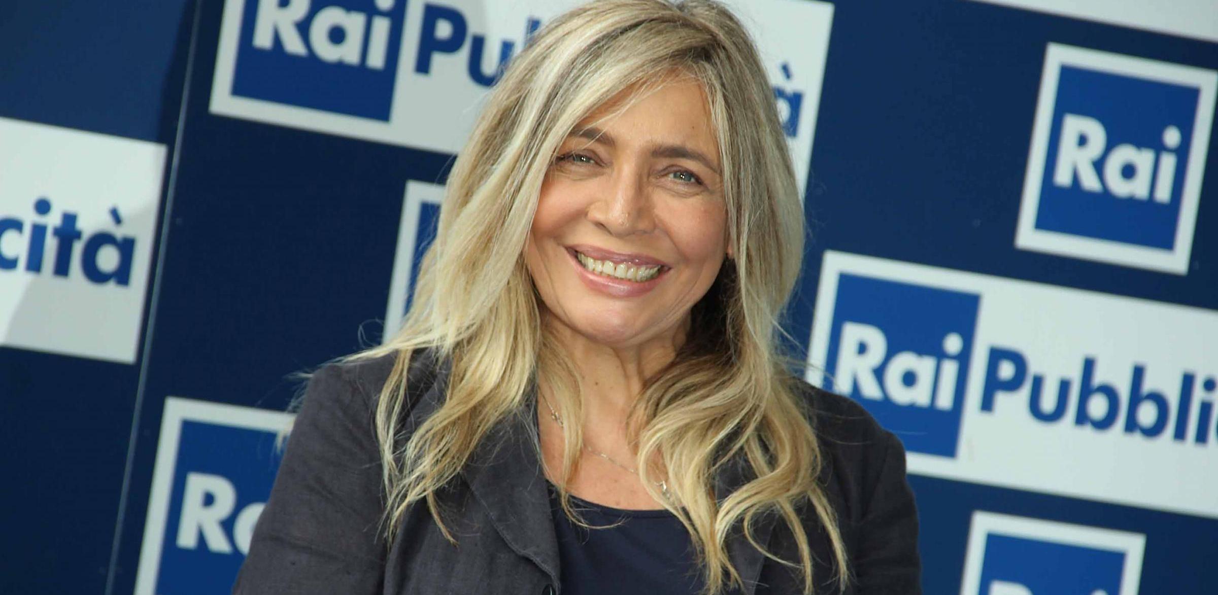 Mara Venier: biografia, vita privata e curiosità - Bellacanzone